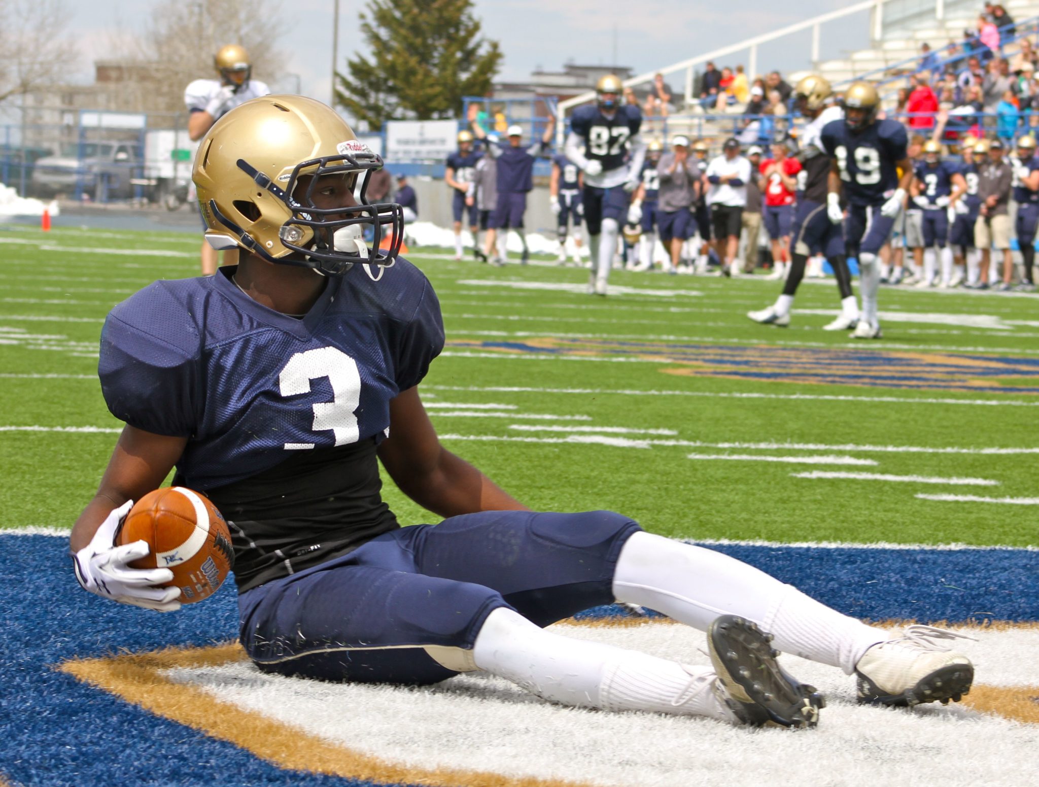 Today’s position: “Z” Wide Receiver – Skyline Sports