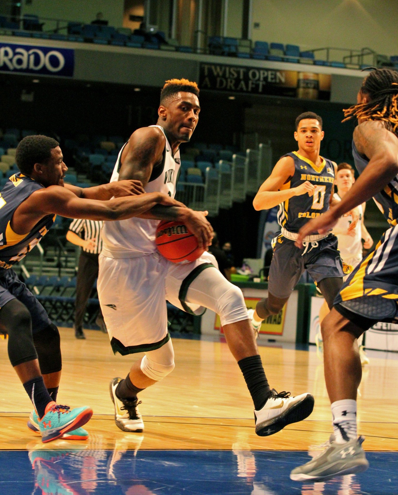 Vikings continue to surprise despite trying week of travel – Skyline Sports