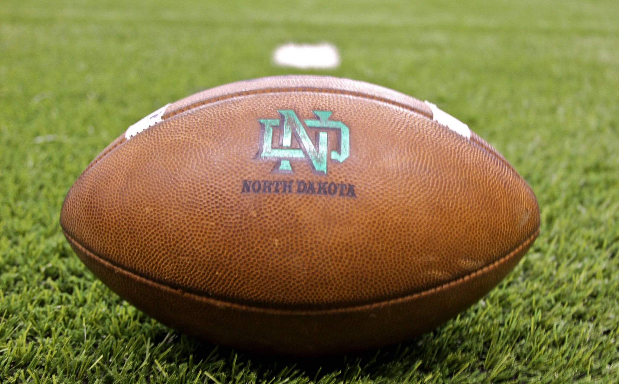 UND extends win streak to seven with gritty win over Weber State ...