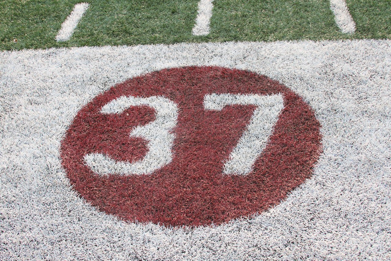 MALTA MOLDED: Schye shows pride in hometown while wearing No. 37 ...