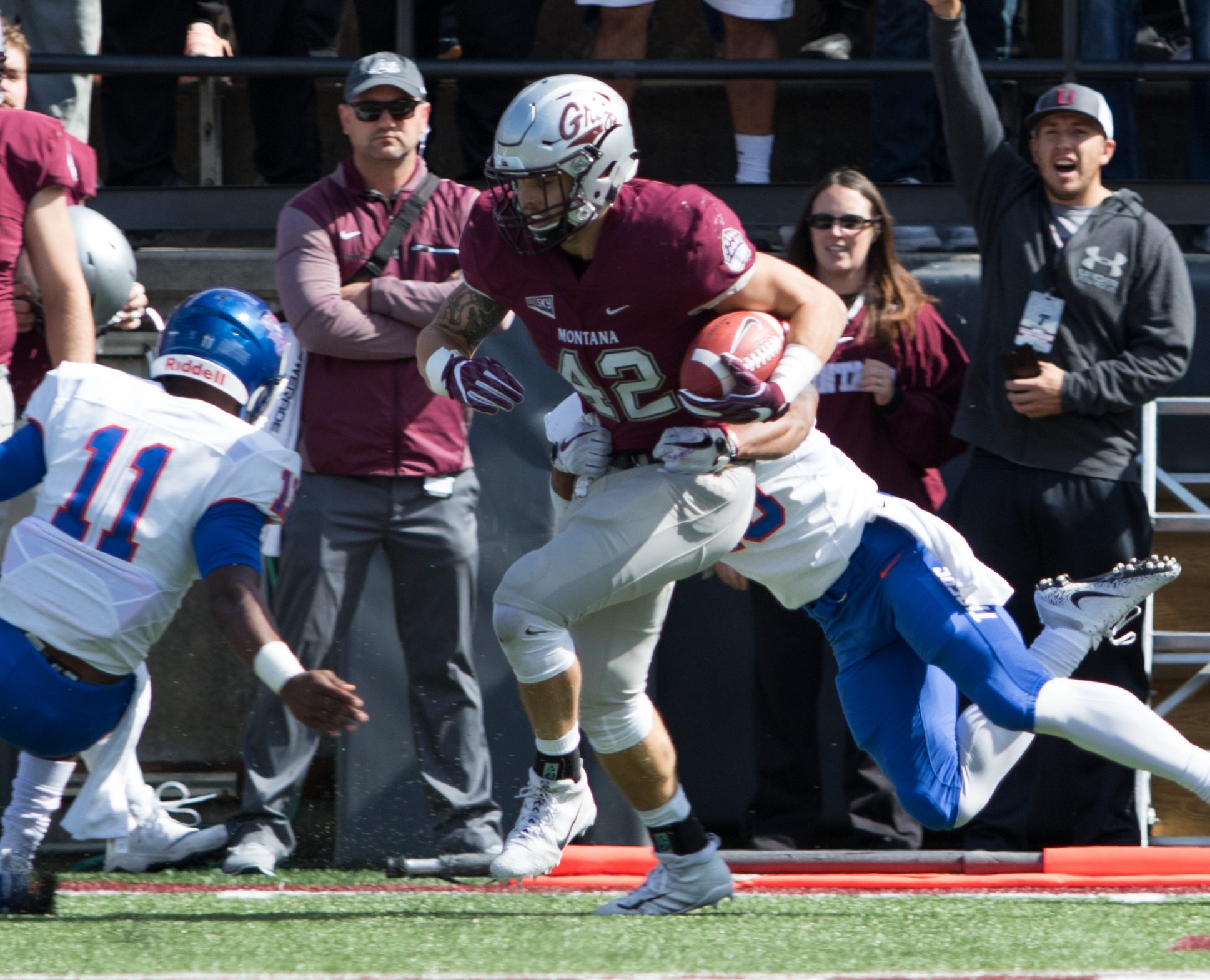 Montana LB Buss named to preseason watch list for Butkus Award ...