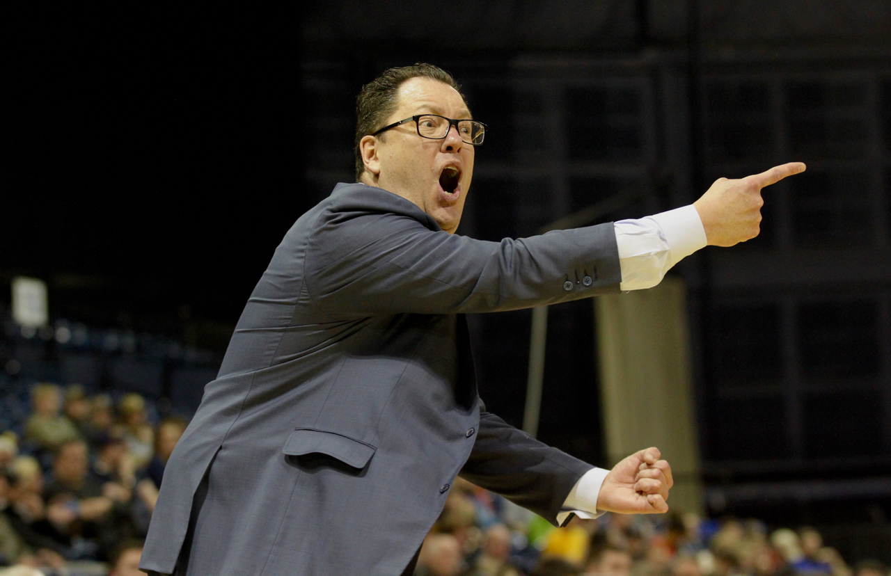 Hall shoots Bobcats past Bears for 3rd straight Big Sky win – Skyline ...