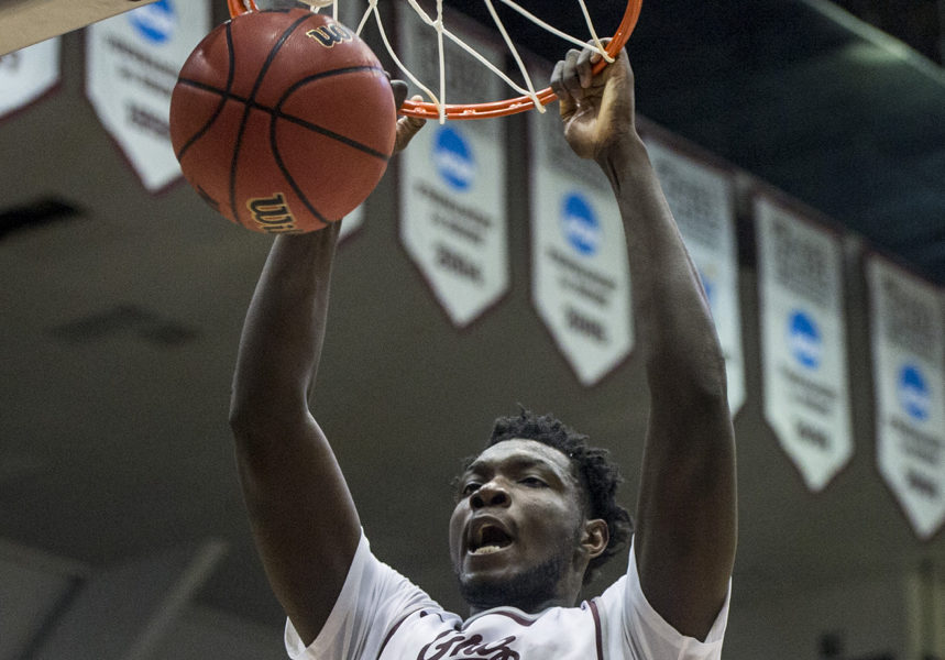 Surging Akoh paces Grizzlies’ successful start – Skyline Sports