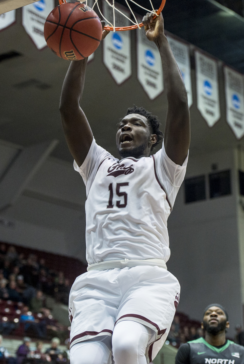 Surging Akoh paces Grizzlies’ successful start – Skyline Sports