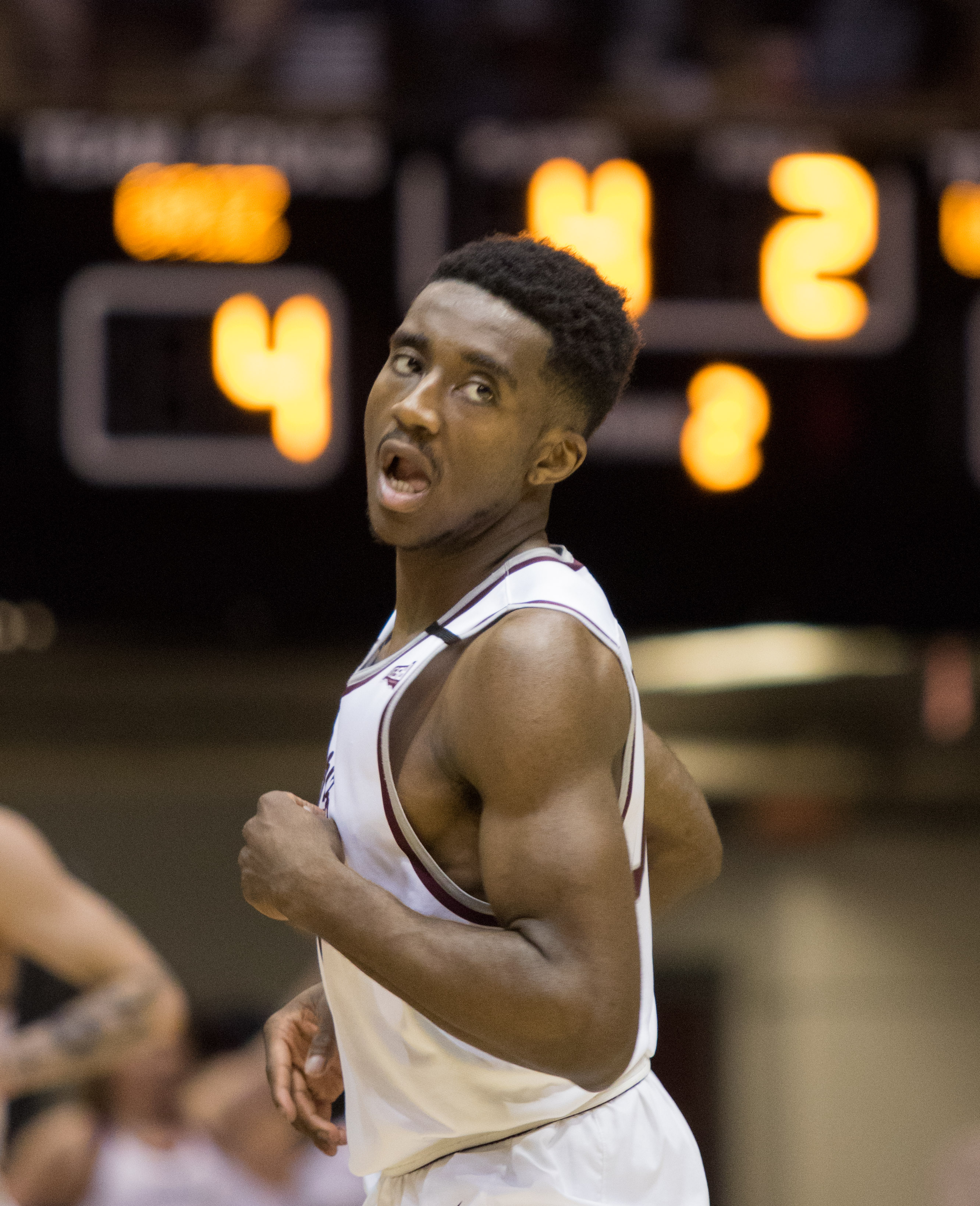 ALL IN TO WIN: Oguine sacrifices personal success, finishes a Griz ...