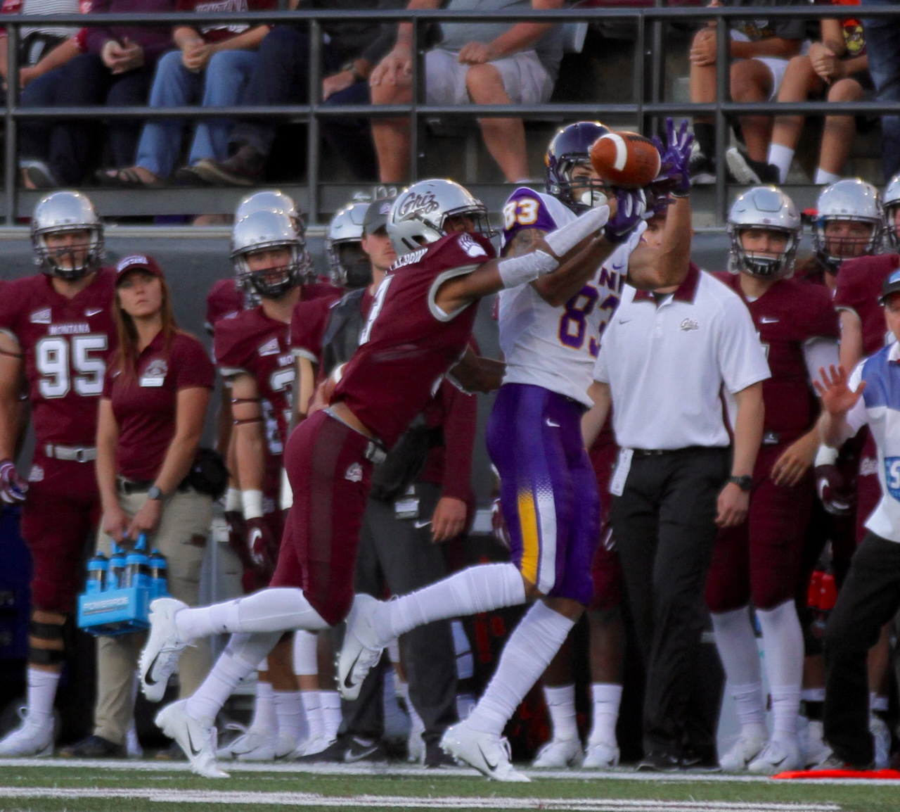 Calhoun thriving in second year playing cornerback – Skyline Sports