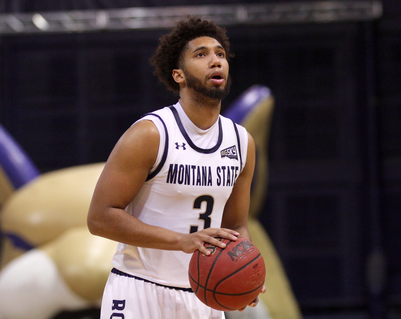 Hall falls just short of Big Sky scoring record, ‘Cats fall short ...