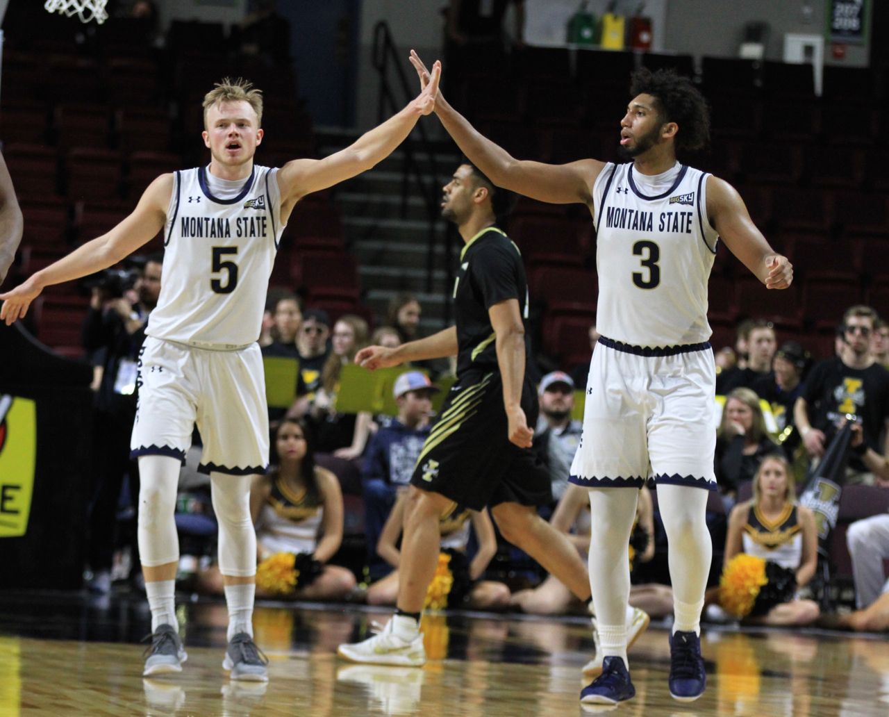 Hall comes up with big steal to seal MSU’s first tourney win in a ...