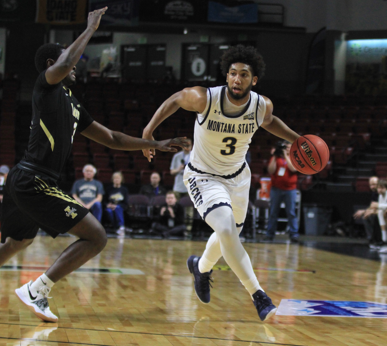 Hall comes up with big steal to seal MSU’s first tourney win in a ...