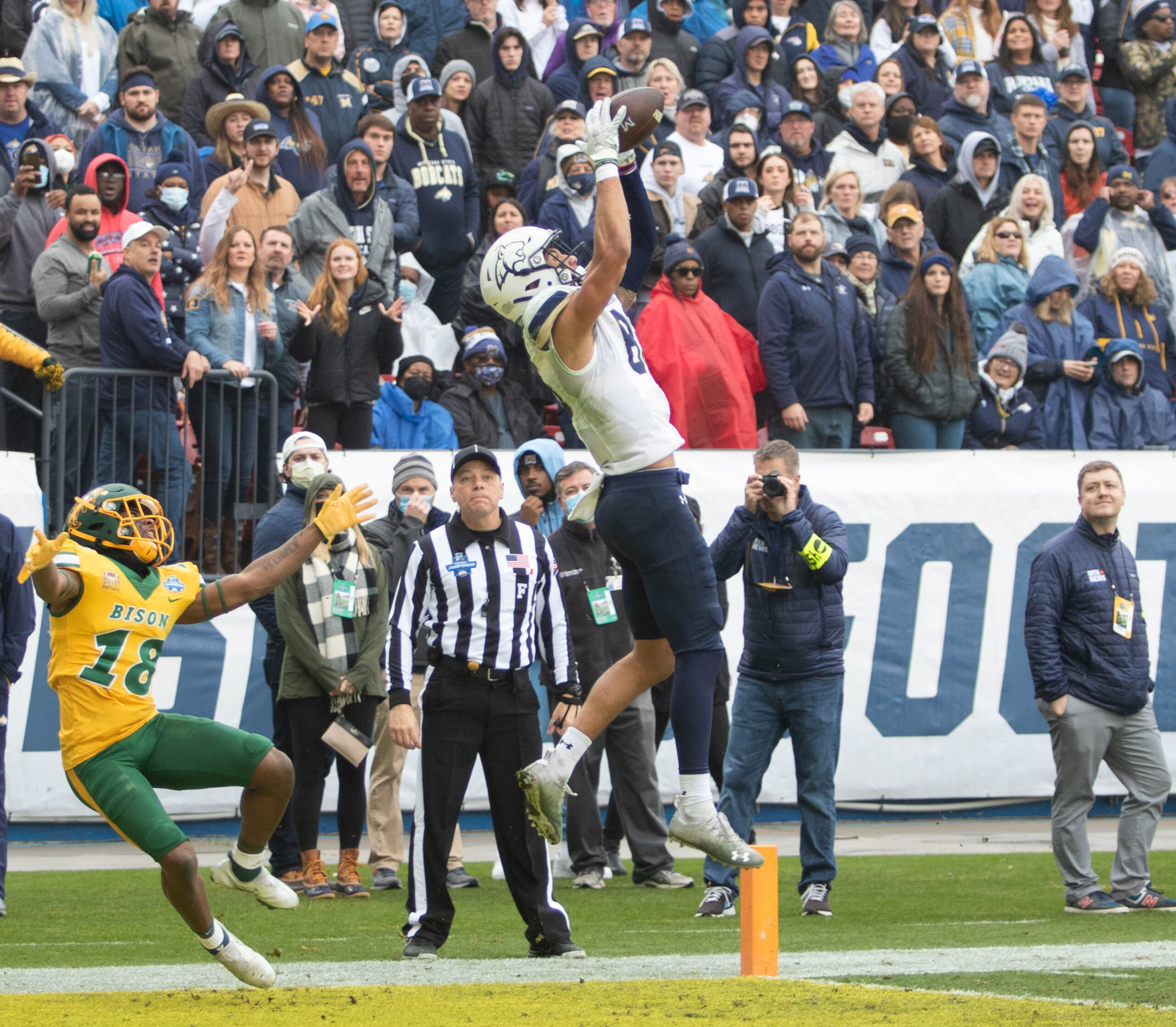 A GAME IN PHOTOS – 2021 FCS National Championship – Jason Bacaj ...