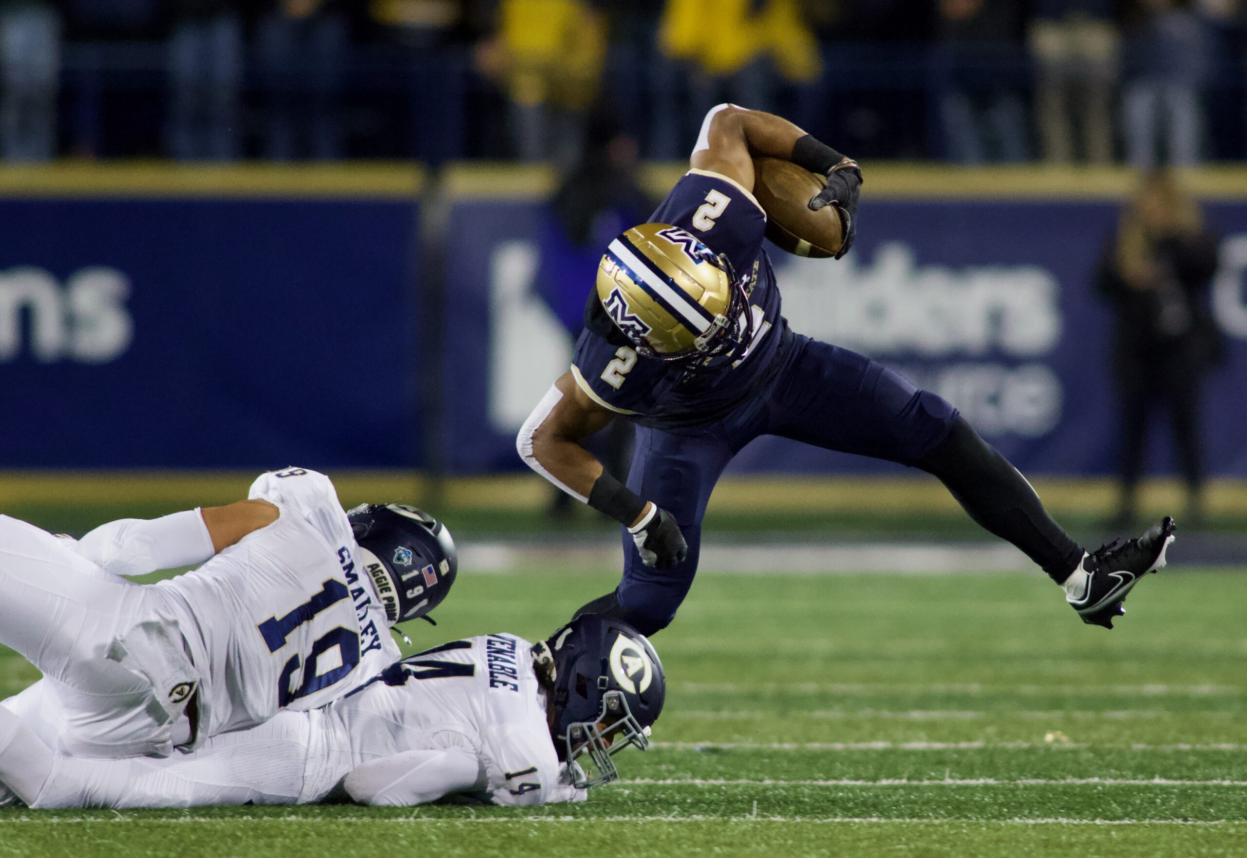 BUCKING THE MOLD: Senior transfer WR Alston, Thomas have defied portal ...