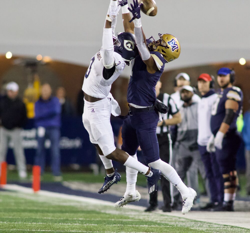 BUCKING THE MOLD: Senior transfer WR Alston, Thomas have defied portal ...
