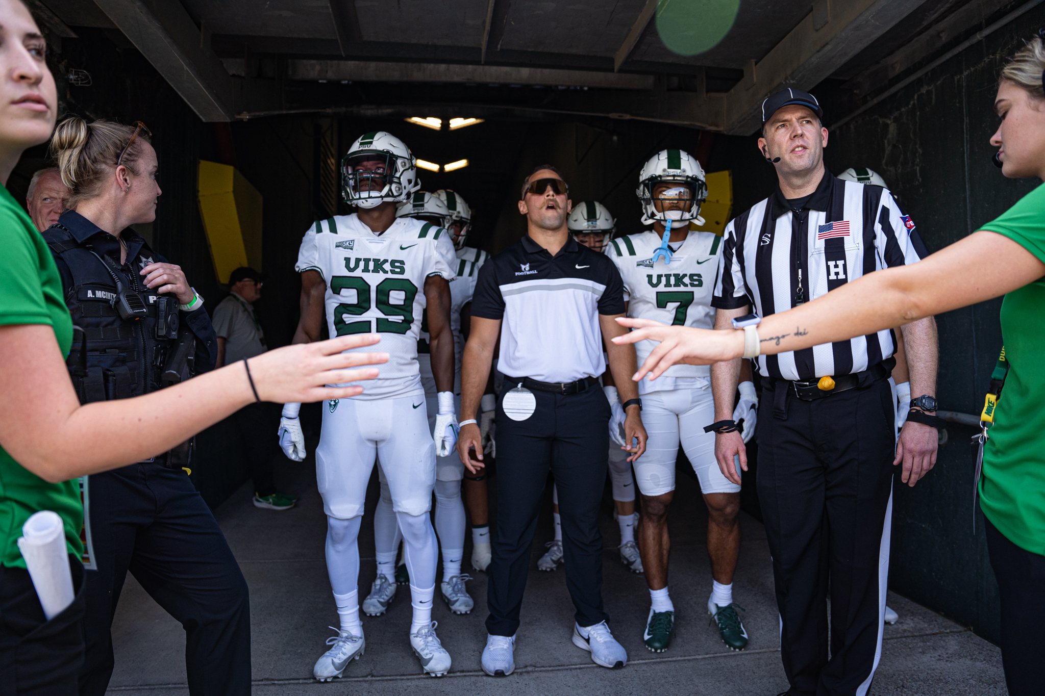 A GAME IN PHOTOS: Mark Boling on Oregon’s blowout win over Portland ...