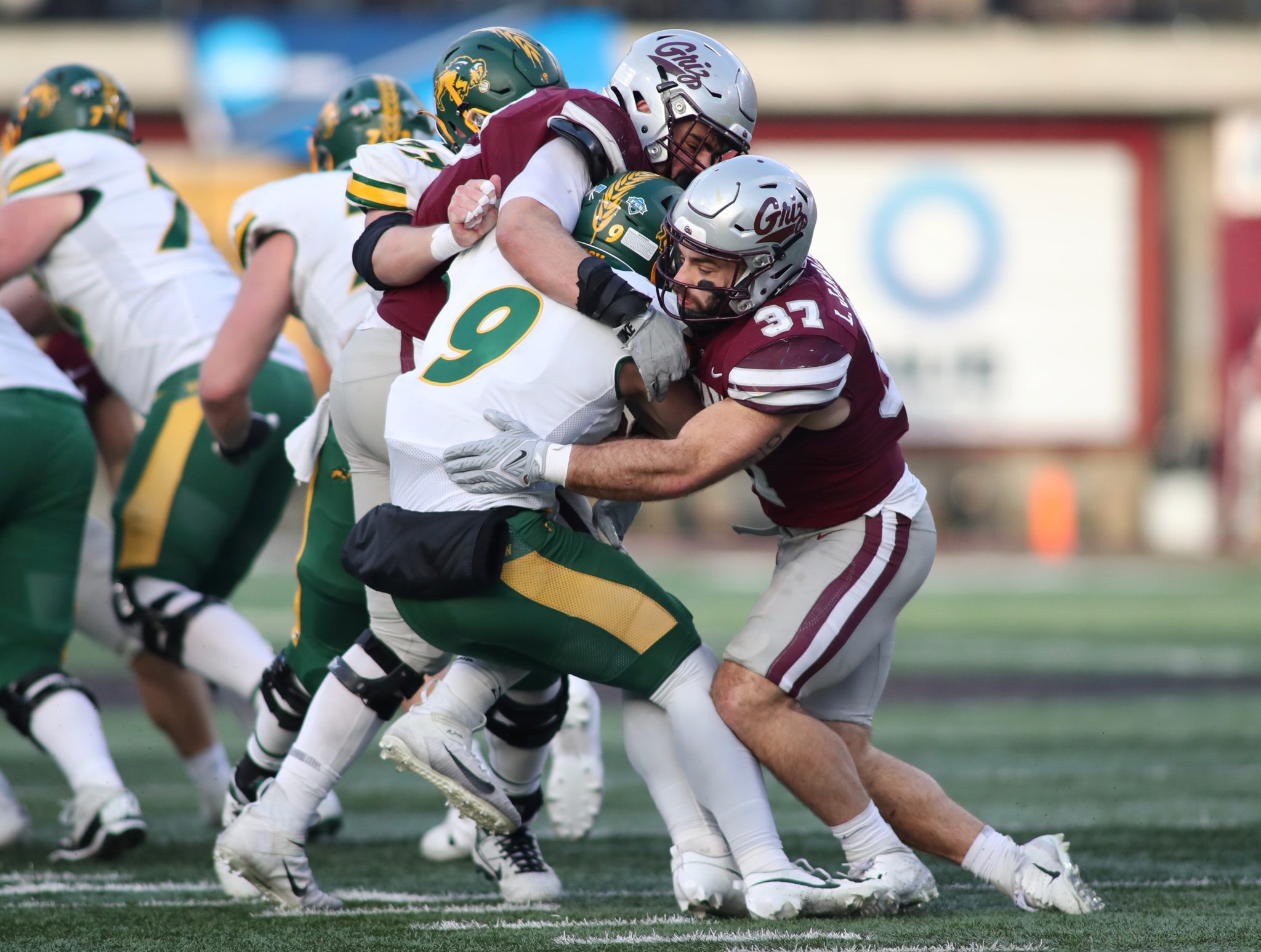 FCS TITLE GAME: Anonymous coaches scout the Griz, Jacks defense ...