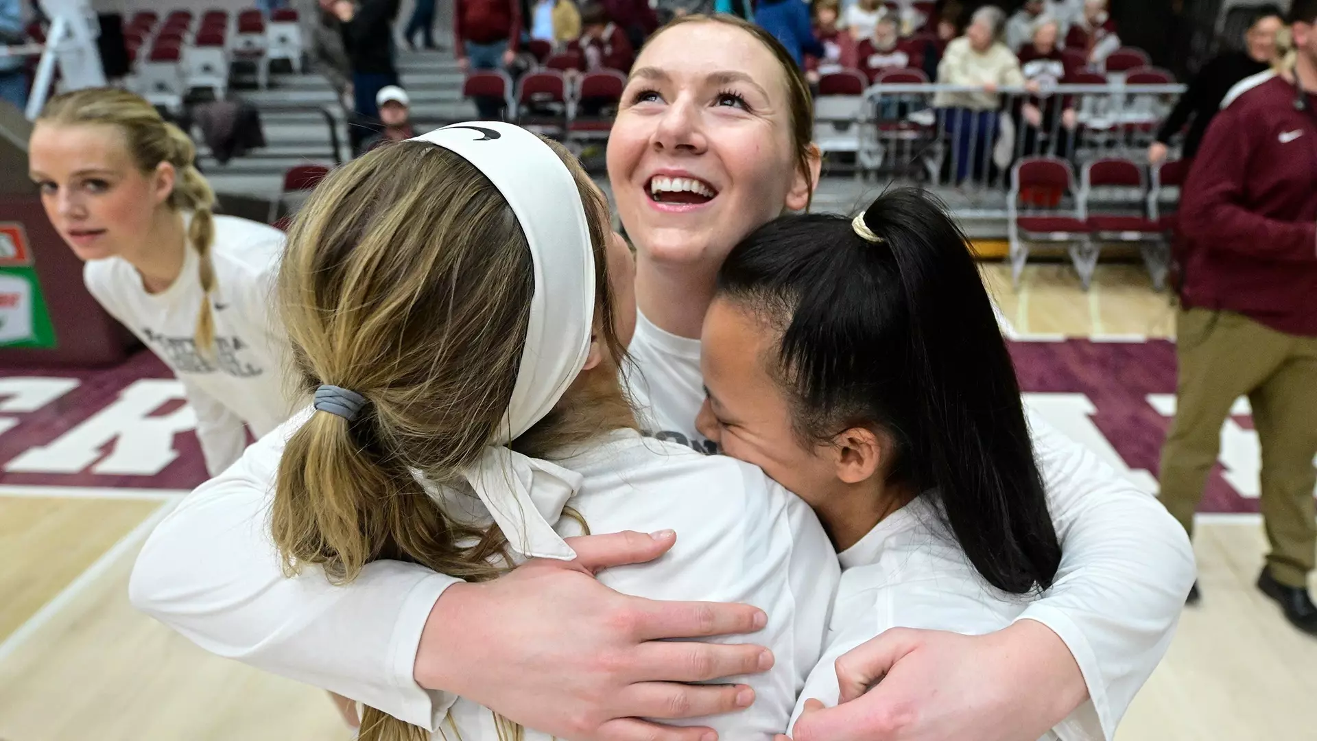 AROUND BIG SKY WOMEN’S HOOPS: Eagles sew up title; Lady Griz win 20th ...
