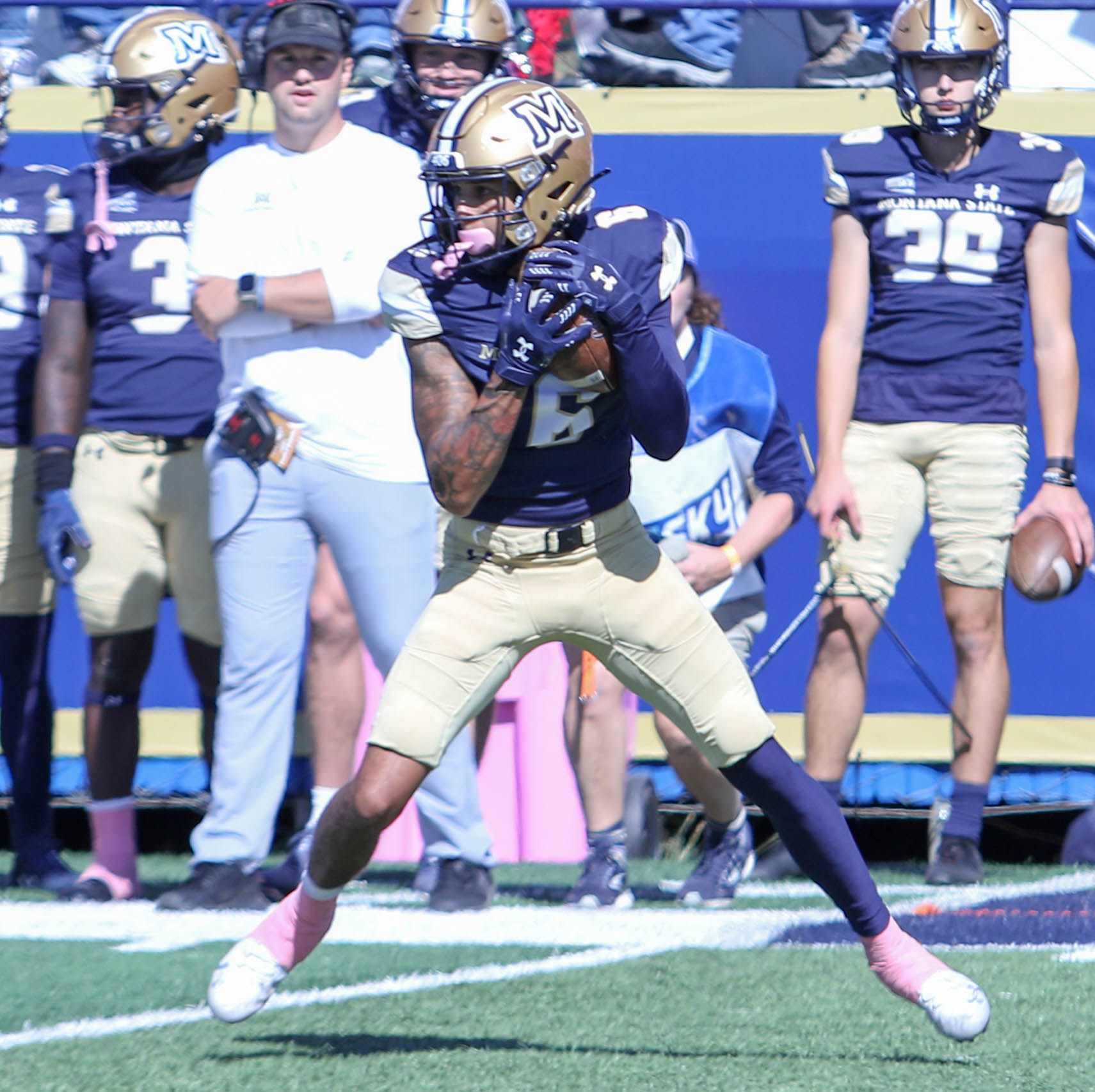 THE TRANSFER ALSO RISES: Articulate McCullouch leads through ...